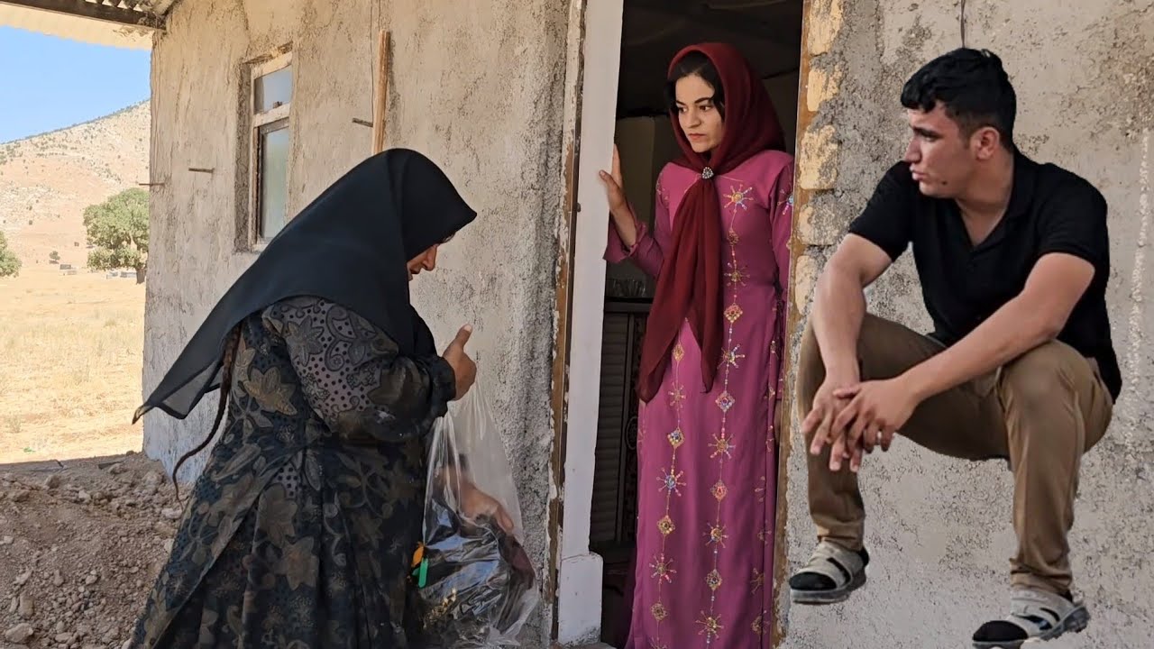 The love of Rasool and Masoume along with the love of the shopkeeper ...