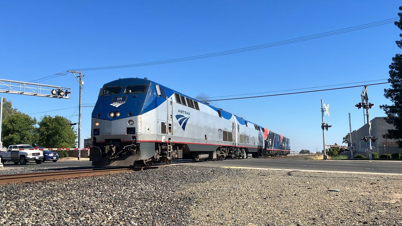 Amtrak 960 At Sacramento - YouTube