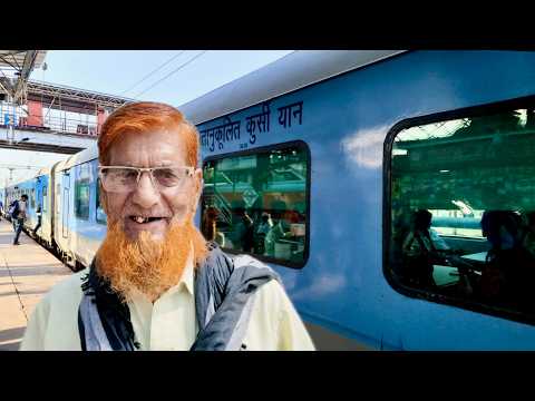 (Ep.10) THIS INDIAN TRAIN SHOCKED ME! DELHI TO AGRA (plus Hostel Review)