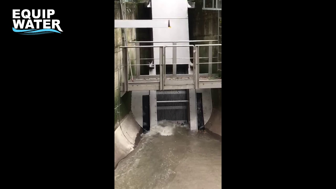 Multiple Rake Screen in operation | EQUIPWATER - YouTube