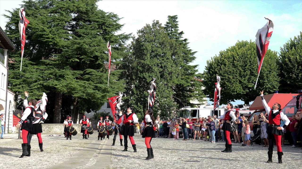 The Marching Man and Children - YouTube