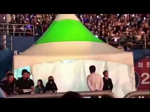 [170924] BTS 's V, Taehyung Dancing to Blackpink 'Playing With Fire' @ Super Concert Inkigayo