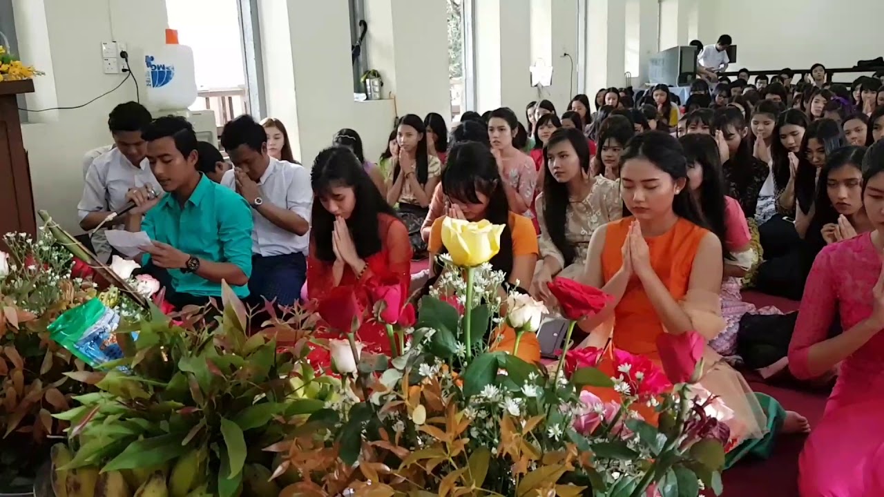 Homage ceremony Yangon University Law Department - YouTube