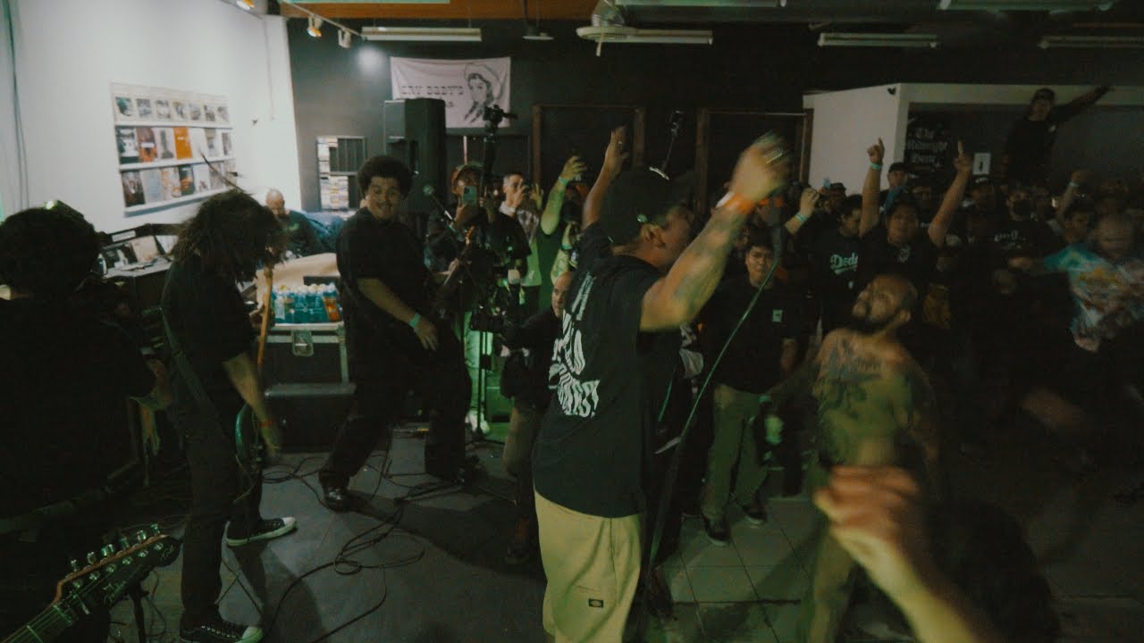 Desmadre - 06/18/2022 (Live @ The Midnight Hour) - YouTube