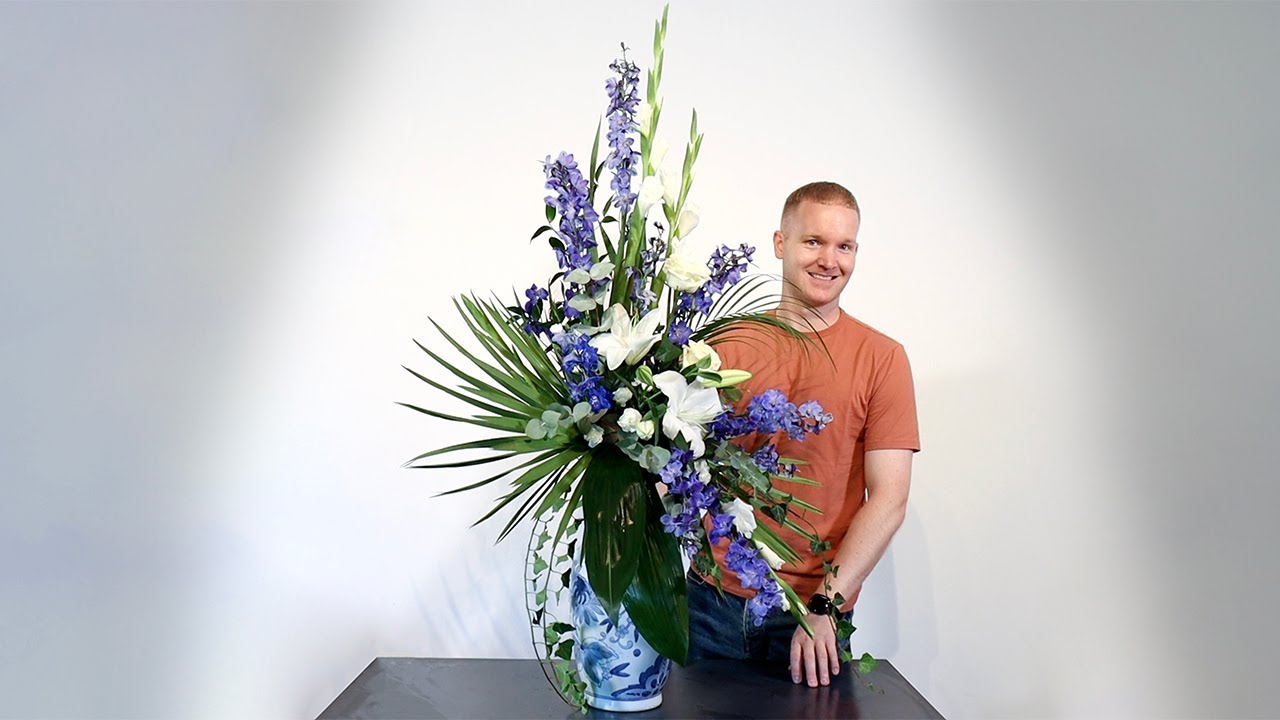How To Make A Striking Blue And White Flower Arrangement - YouTube