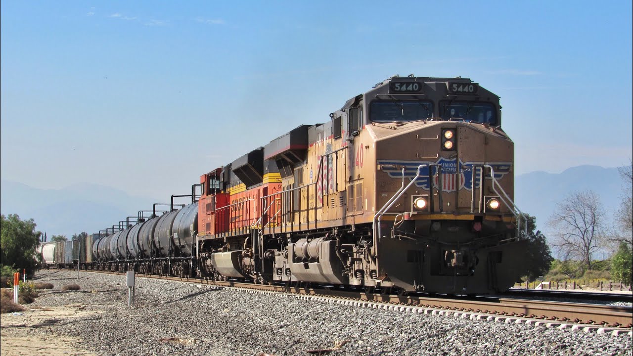 Great Early K5HL! UP Manifest Entering San Timoteo Canyon - YouTube