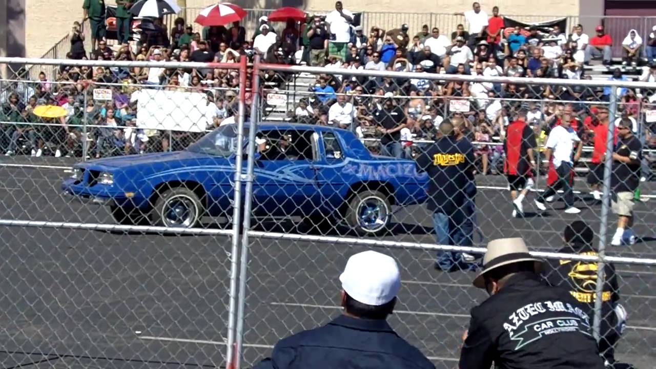 Lowrider Super Show 2010 Car Dance - YouTube
