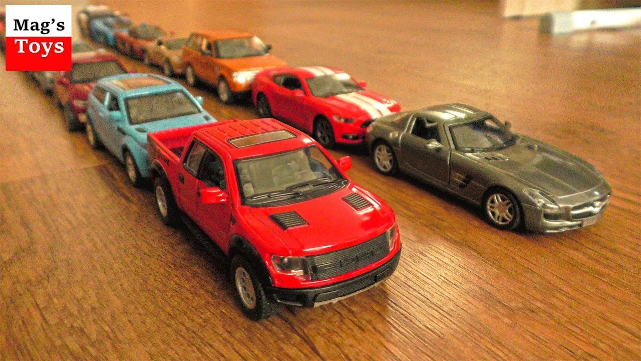 Toy Cars forming and moving in two lanes - YouTube