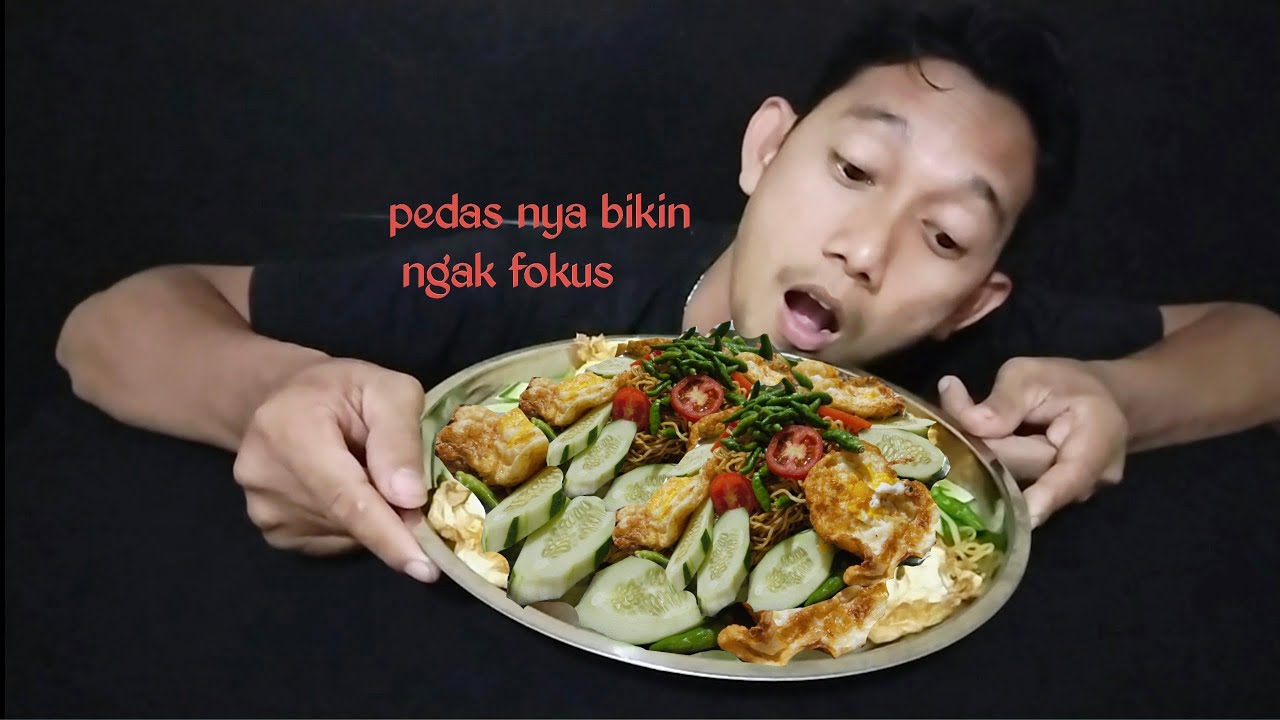 4 BUNGKUS INDOMIE GORENG 4 BUTIR TELUR CEPLOK - YouTube