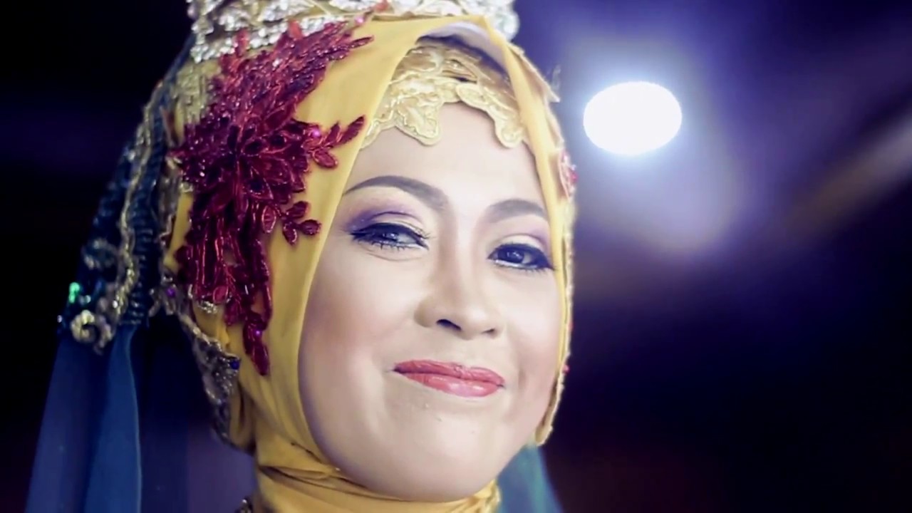 Wedding Dani & Sisi Hall Forastero Kampung Coklat - YouTube