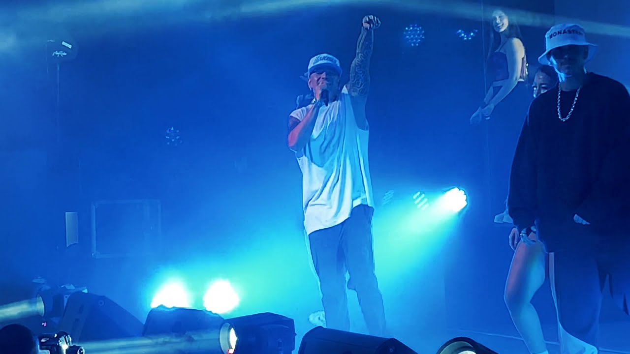 ANDY RIVERA - FUEGO (EN VIVO) - YouTube