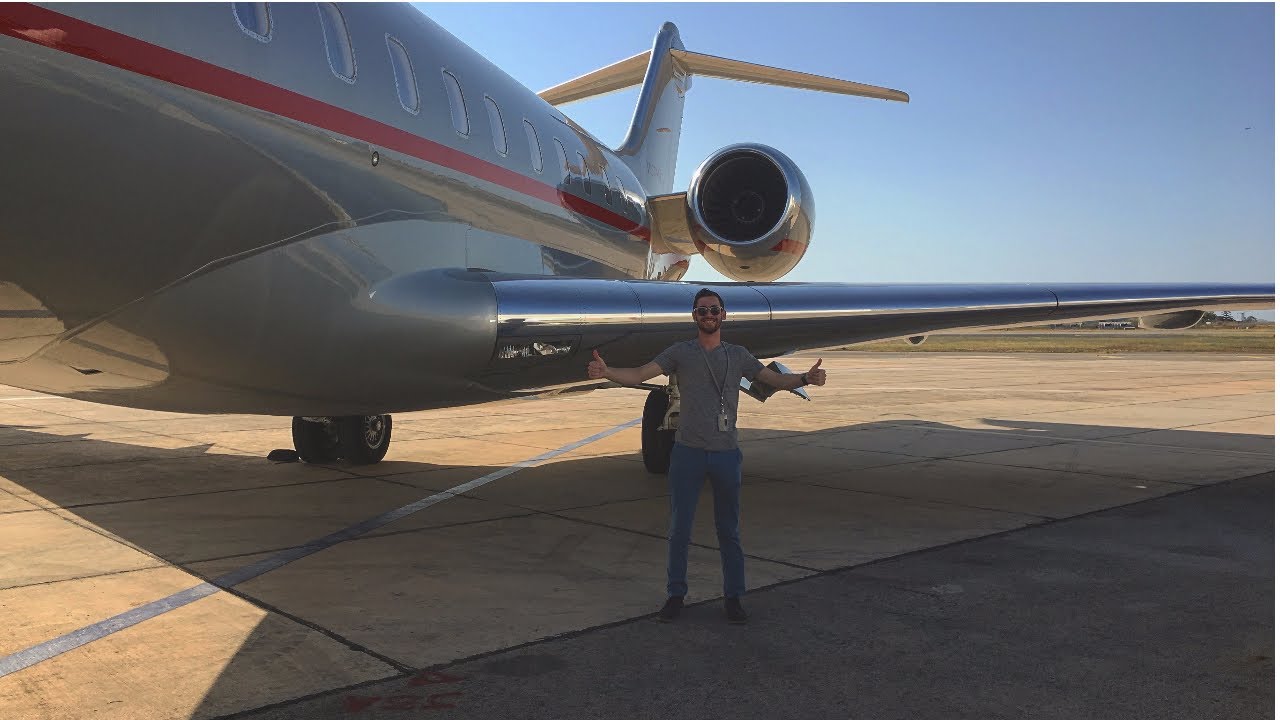 VFR Circuits on the Global 6000 - YouTube