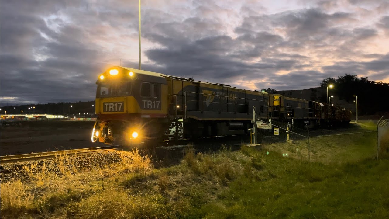 TasRail TR17 TR13 #34 log train departing the Brighton Hub - YouTube
