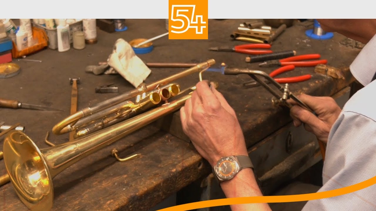 Wie baut man eigentlich eine Trompete? - YouTube