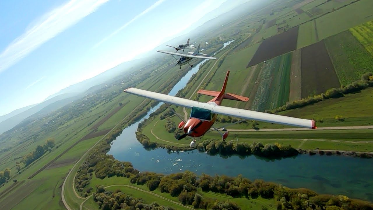 Independent Aviation Platoon 32th Anniversary Formation Flight - Piket ...