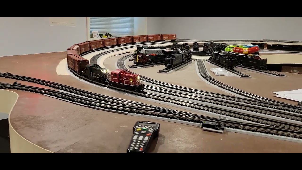 Two RMT BEEP Engines Pulling Boxcars - YouTube