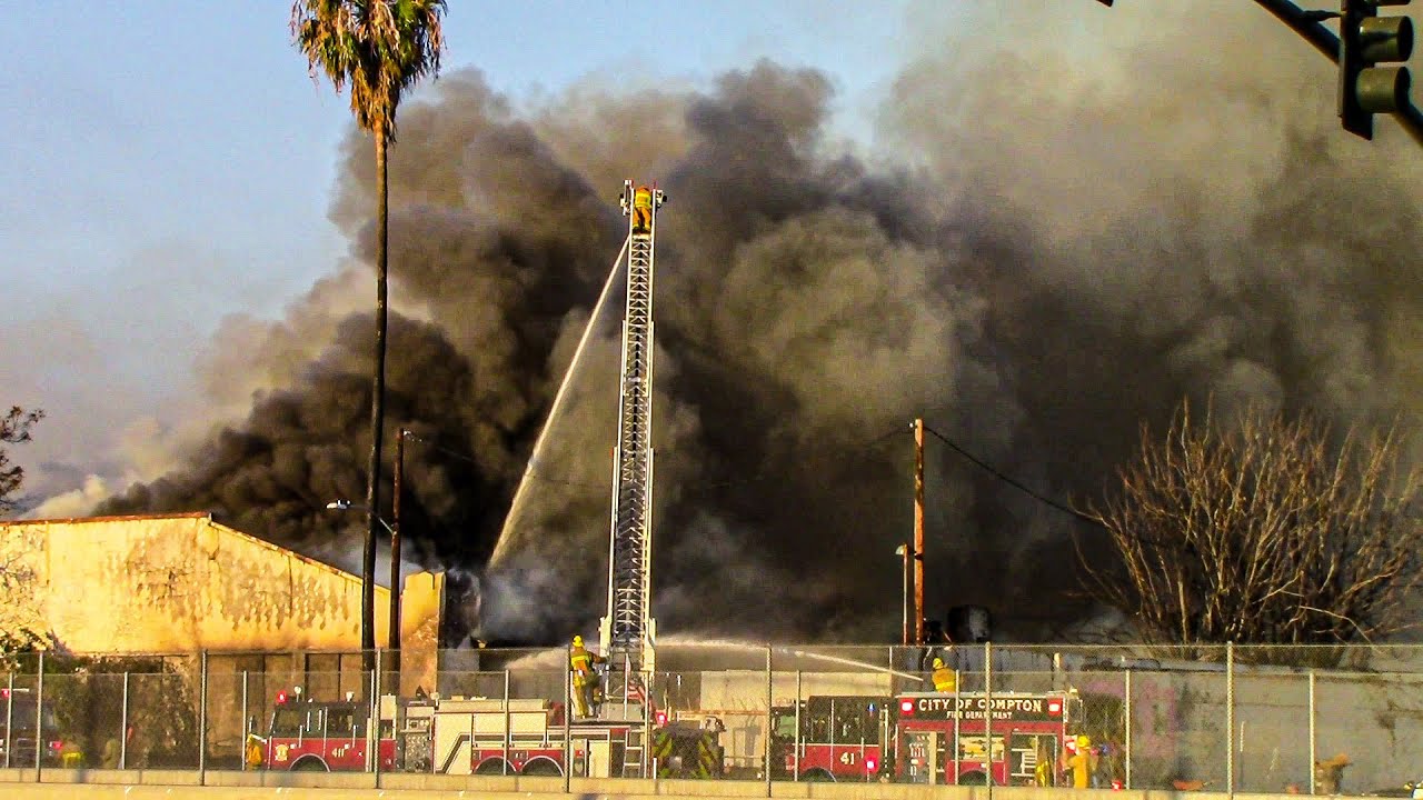Compton FD 5th Alarm Pallet Yard Fire - YouTube