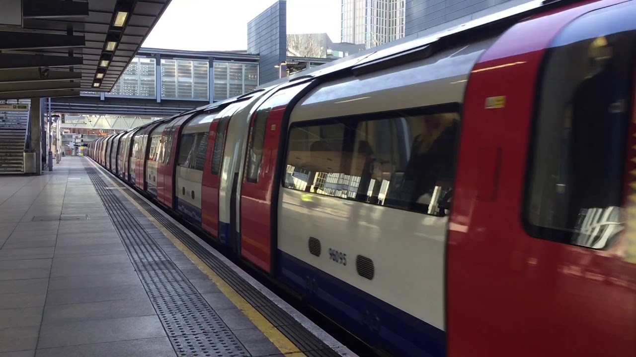 Jubilee line arriving at Stratford - YouTube