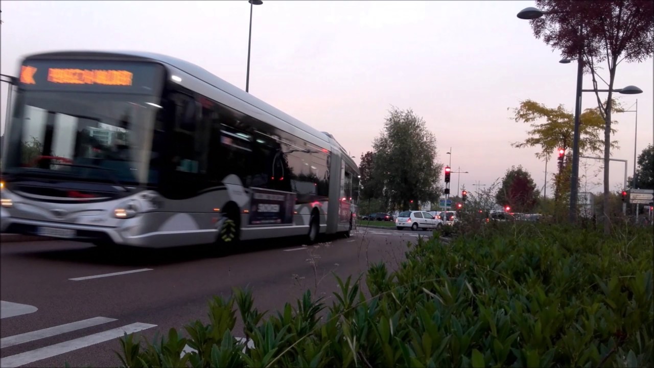 En Station de bus Europarc, Ligne RATP 393, Transdev Marne & Seine ...