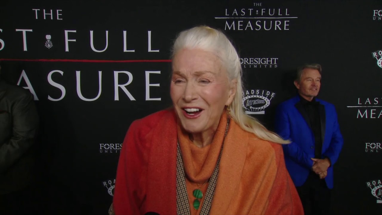 The Last Full Measure Interviews with Cast and Crew at Premiere - YouTube