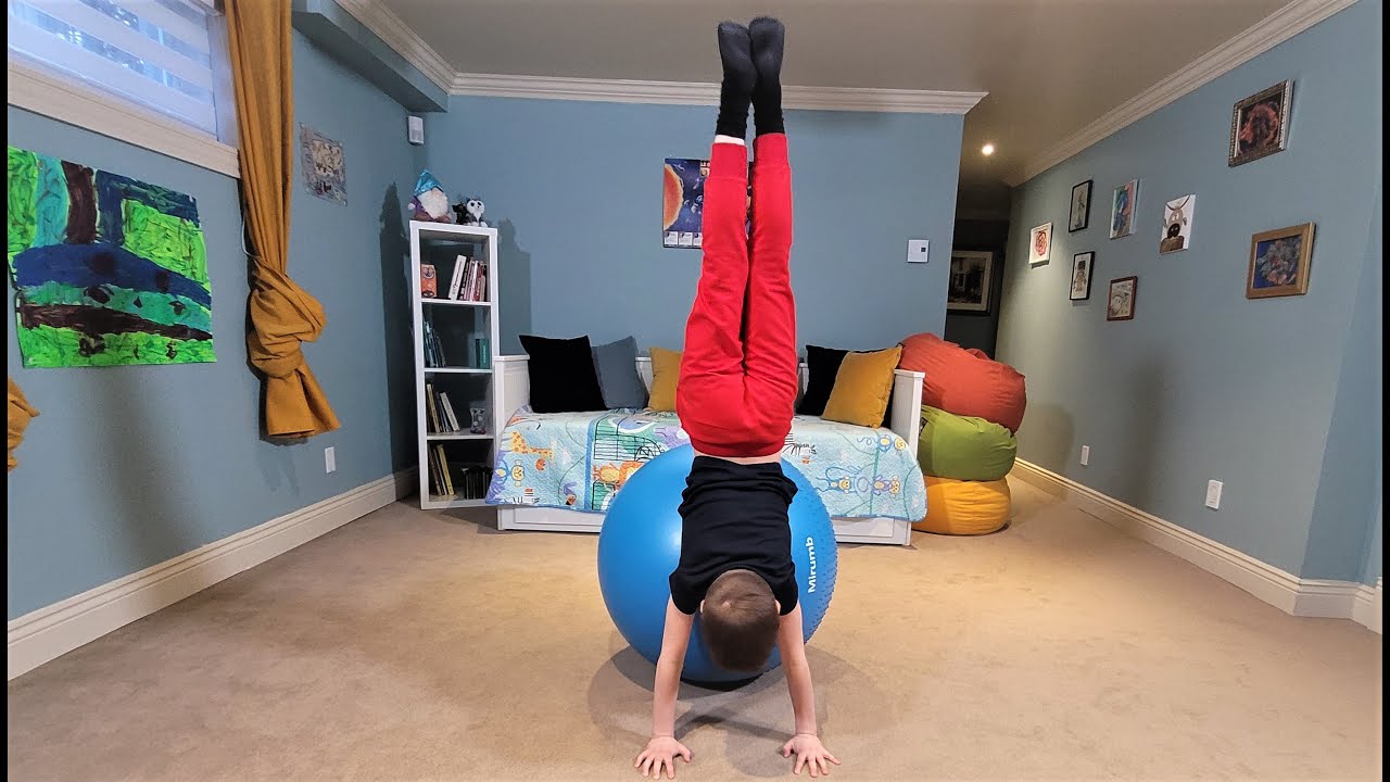 Ball Yoga Stretching Walk on Your Hands - YouTube