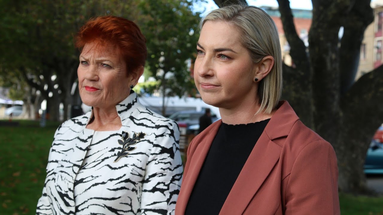 'I need to do this': Lee Hanson follows in her mother's footsteps - YouTube