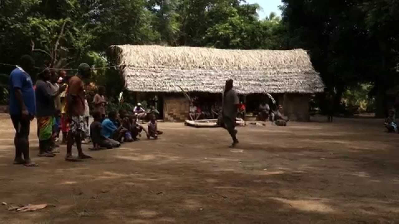 2014-03-05 Tradiční hry | Traditional games of Tanna, Vanuatu - YouTube