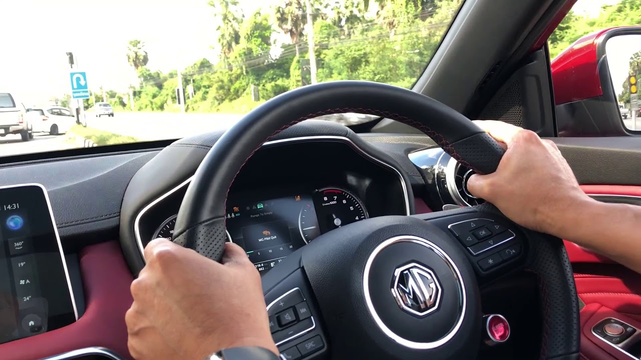 MG HS test drive - YouTube