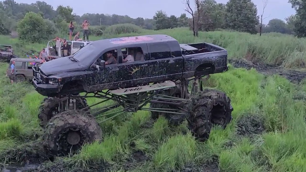 3 mega trucks pulled out at Desels Mud Ranch - YouTube