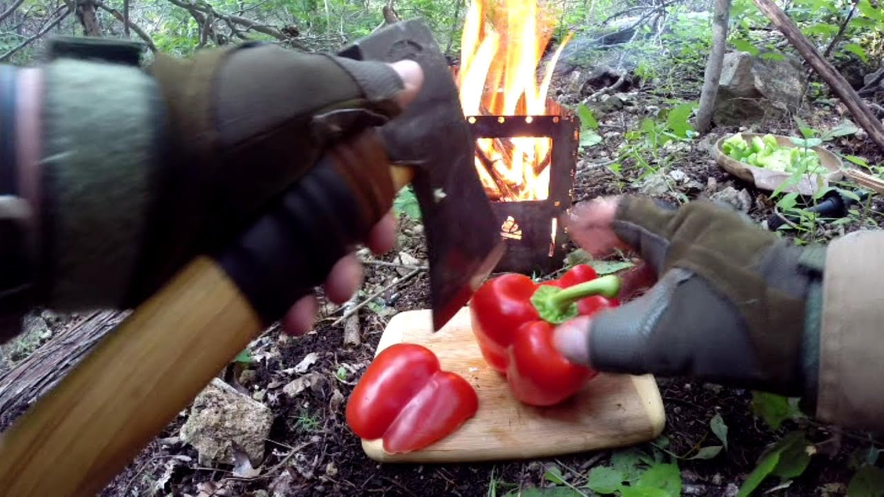 AXE COOKING, Chicken Fajitas on a Bush Box - YouTube