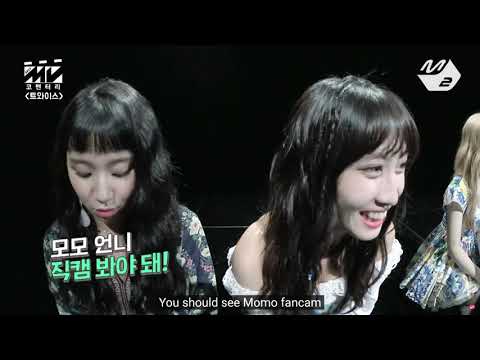 [Eng Sub] TWICE Fangirling over Momo's dance skills