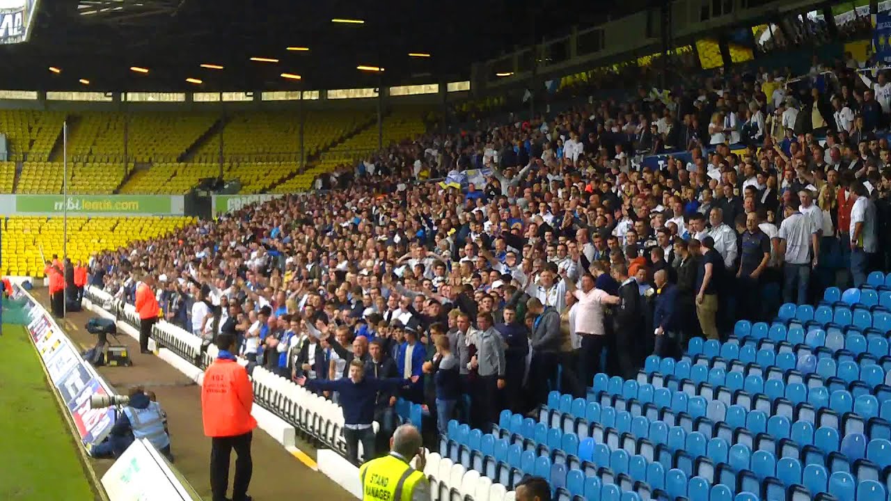 Leeds and Middlesbrough fans sing off! 2014 - YouTube