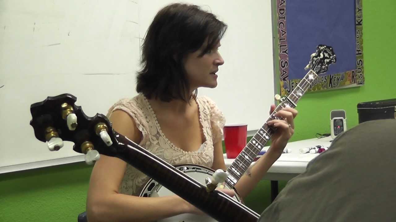 Cia Cherryholmes On Banjo Technique VII - YouTube