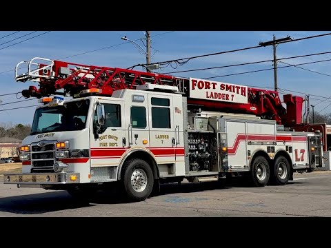 Fort Smith Fire Department Ladder 7 Responding from Quarters - YouTube
