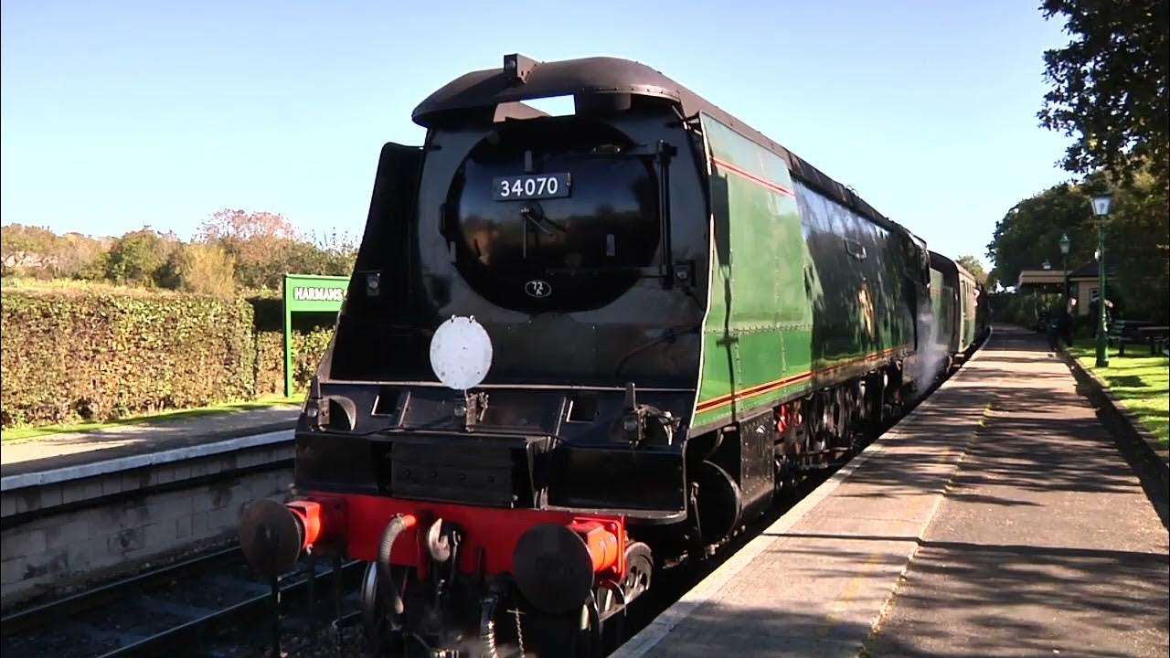 SR Bulleid unrebuilt "Battle of Britain" 4-6-2 Pacific No.34070 ...