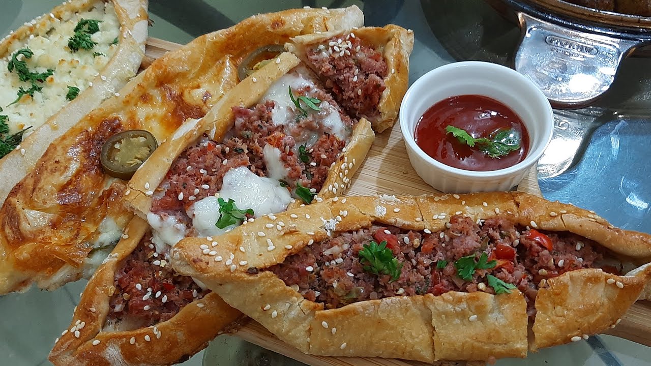 Turkish pizza recipe|Turkish pide with mince|How to make perfect ...