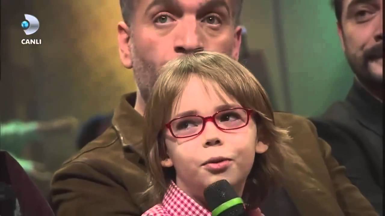 LOL Oynayan Çocuk | Beyaz SHOW | # - YouTube