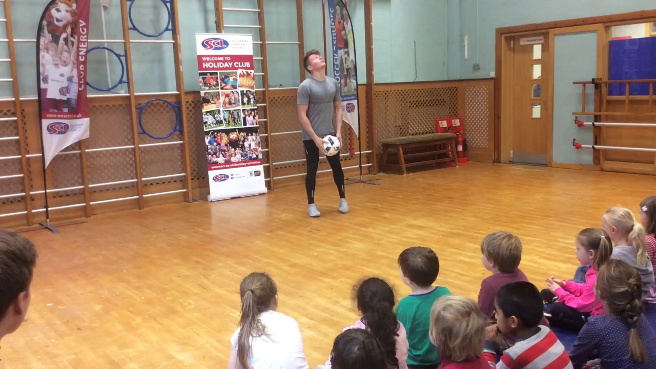 Jamie Knight Freestyle Footballer visits SCL's Holiday Clubs - YouTube