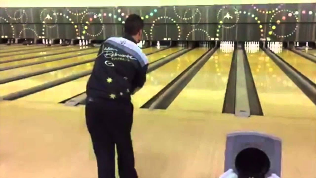Belmo: Slow motion 2 handed bowling - YouTube