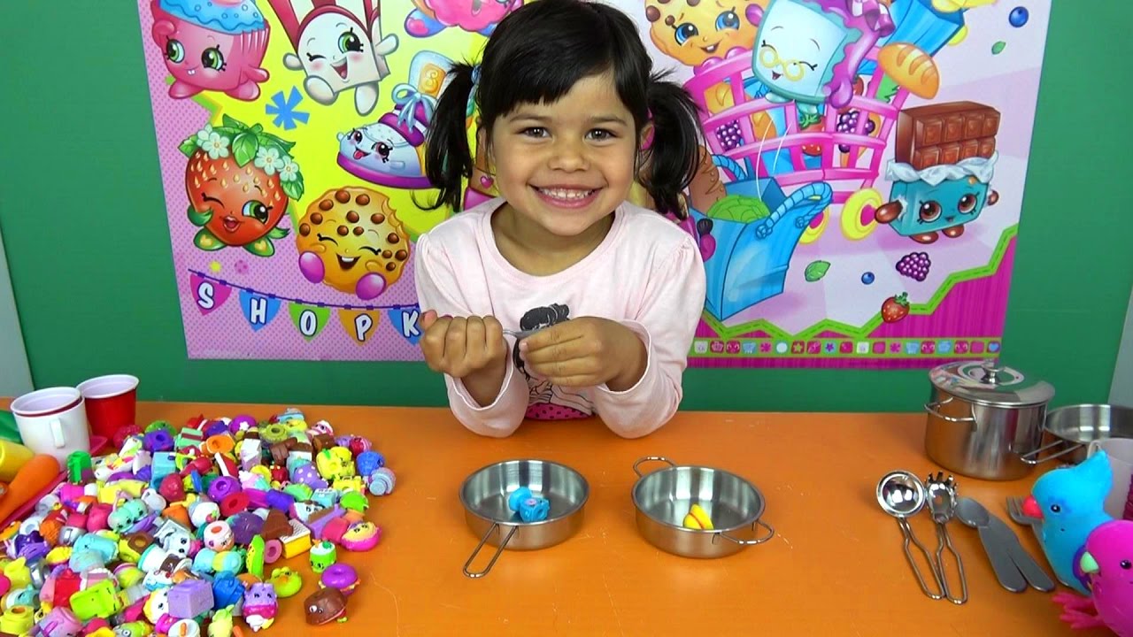 COOKING SHOPKINS for BIRDS! Cooking food in cute pans and pots! Birds ...