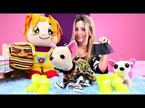 Okul öncesi. Lili'nin köpeği Loli kıyafetler deniyor