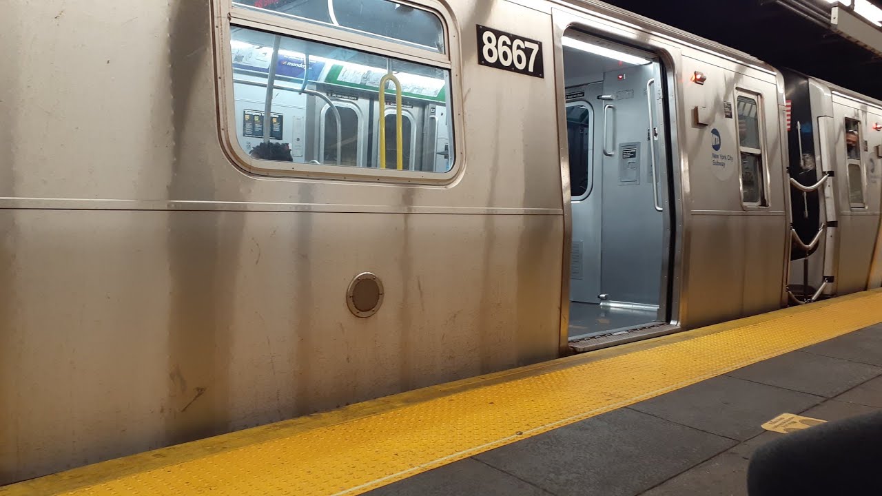 R160's @175th Street (A) Express train.. - YouTube