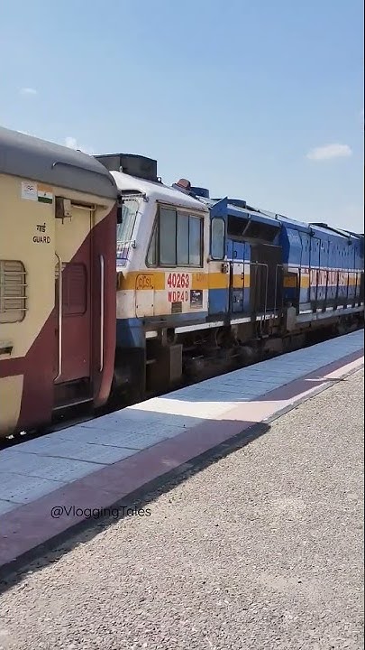 WDP4D Twins Pulling Jaipur - Suratgarh Express 🔥🔥 #vloggingtales #indianrailways #shorts #wdp4d ...