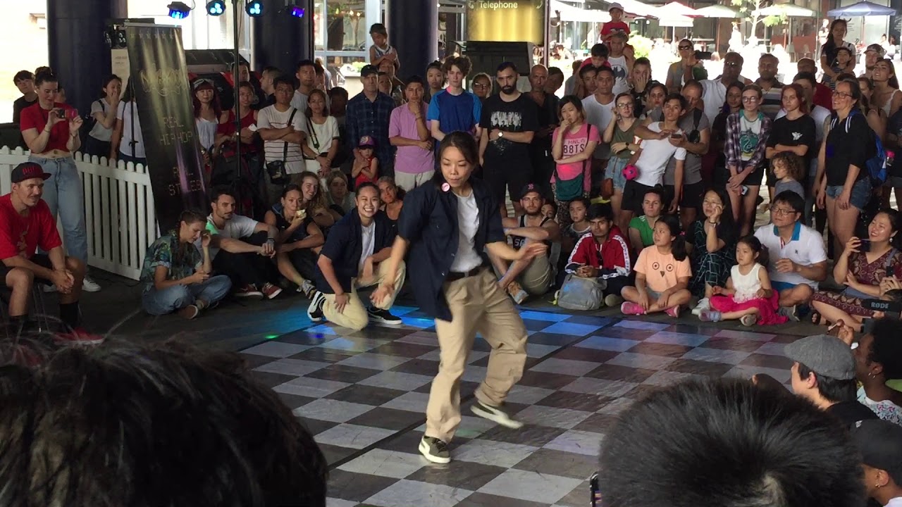 Aussie girls dance battle must watch - YouTube