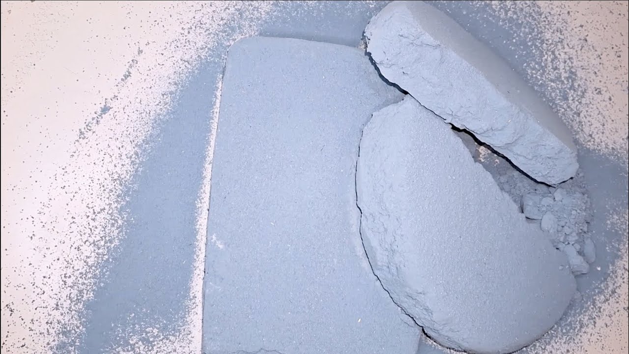 Crunchy blue chalk crush is so satisfying.💙💙💙 - YouTube