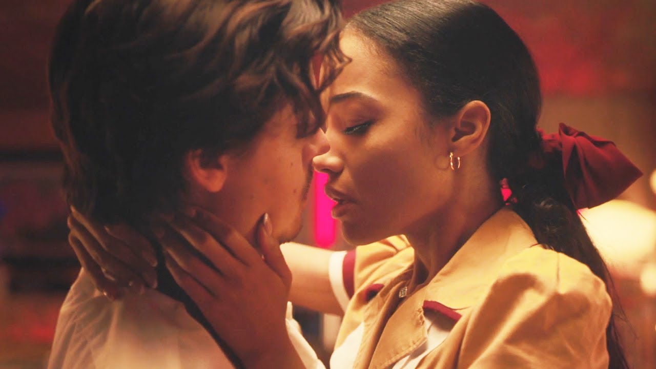 Riverdale 5x10 / Kiss Scene — Jughead and Tabitha (Cole Sprouse and Erinn Westbrook) - YouTube