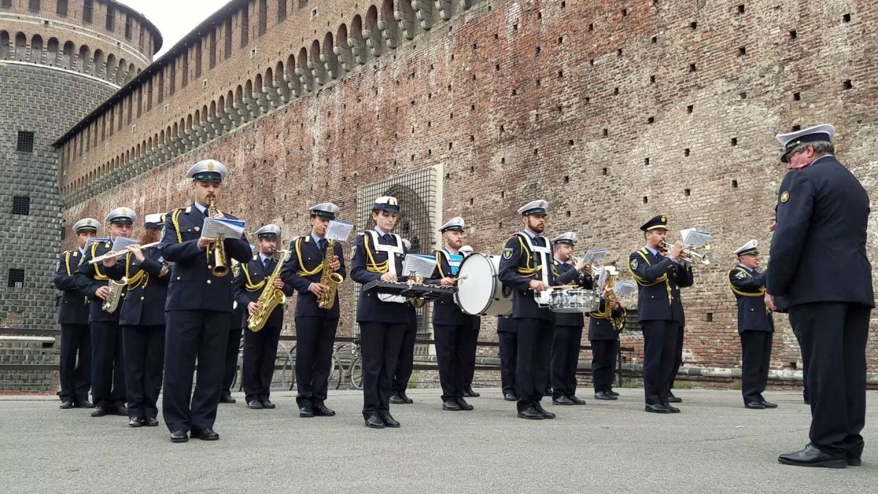 #ScienceTheEarth Italian Marching Band at Castello Sforzesco of Milan ...