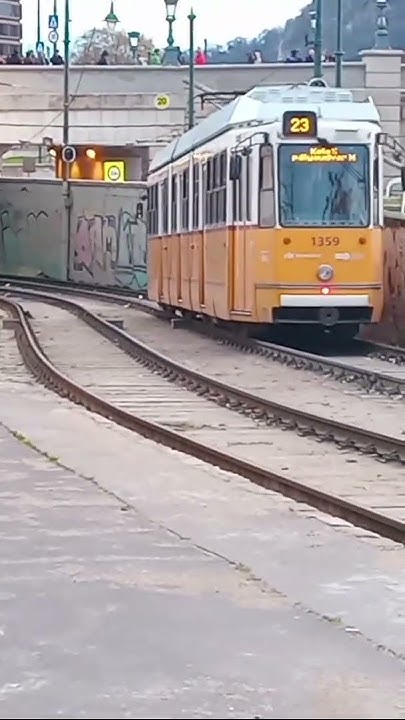 #mégoldaltáblás Ganz KCSV7 indul a Széchenyi térről #bkk #bkv #tram #villamos - YouTube