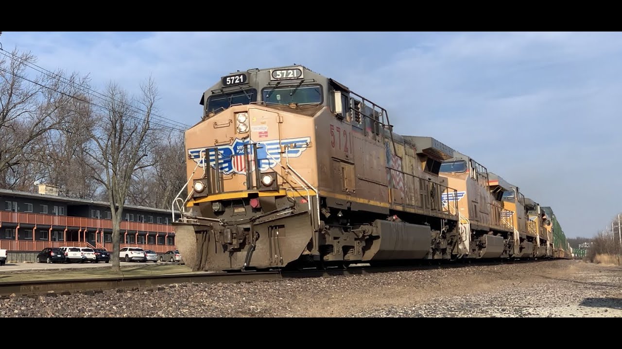 Wheaton Railfanning - YouTube