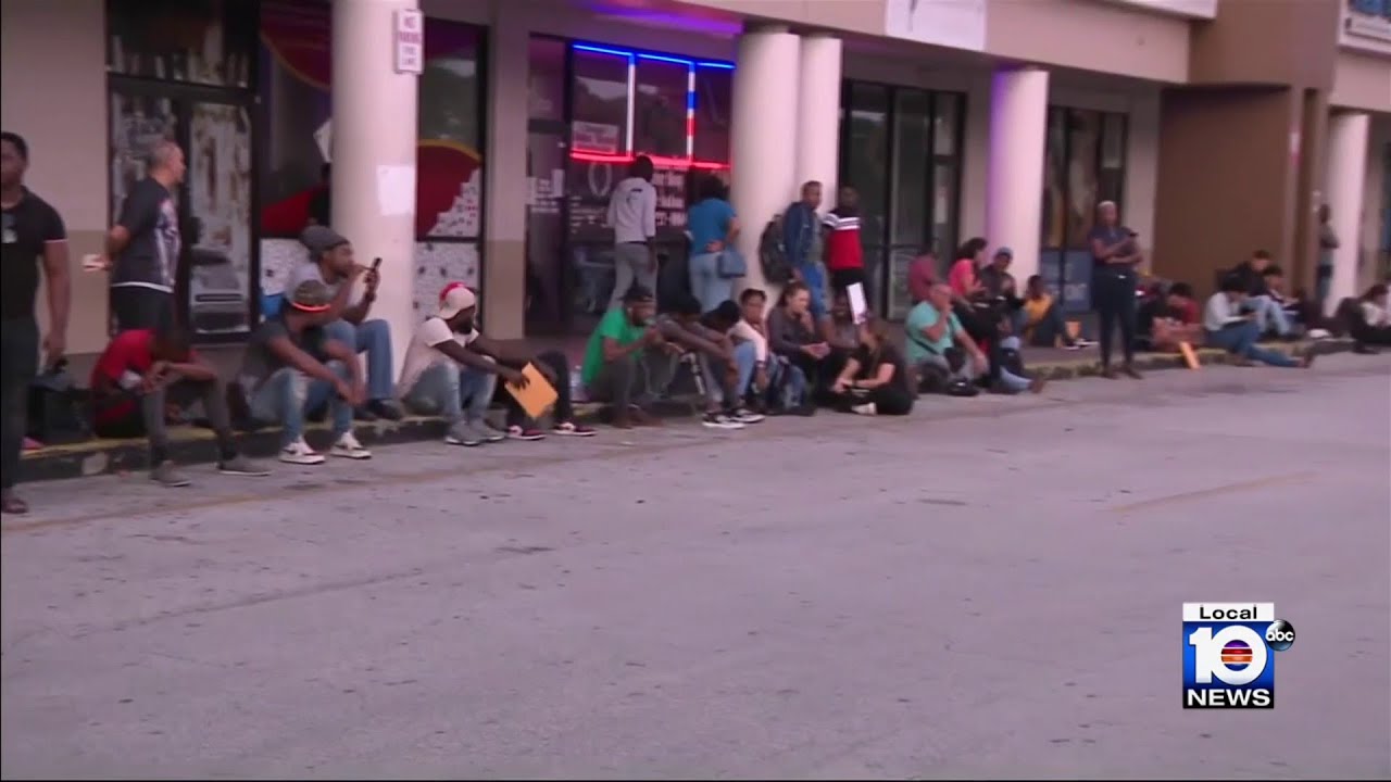 Long DMV lines continue to frustrate South Florida residents - YouTube